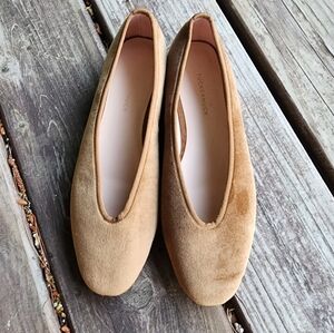 Tuckernuck | Shoes | Tuckernuck Tan Flats Minimalist Design | Poshmark